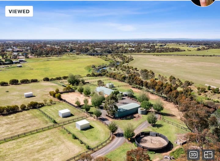 Country Retreat - Farmstay - Lara