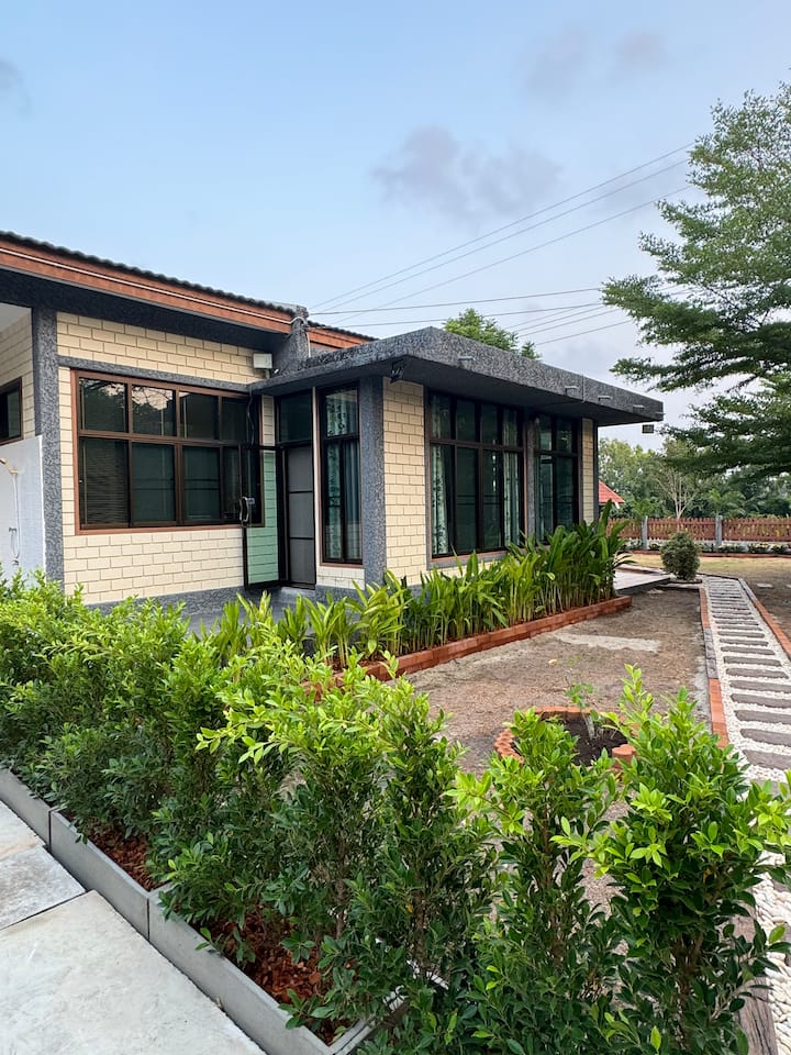 Cozy 3bd/2ba In Pmy Beach - Rayong