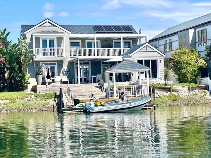 Contemporary Plantation Isle - Knysna