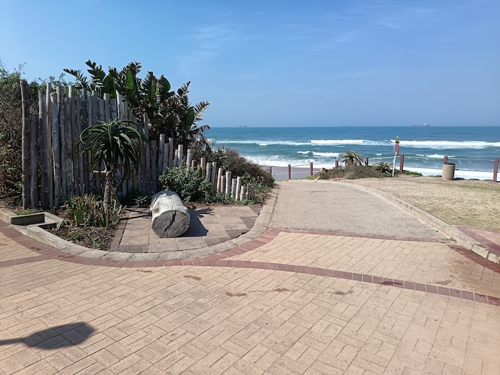 Luxury, Umhlanga Apartment With Beach Access - Umhlanga
