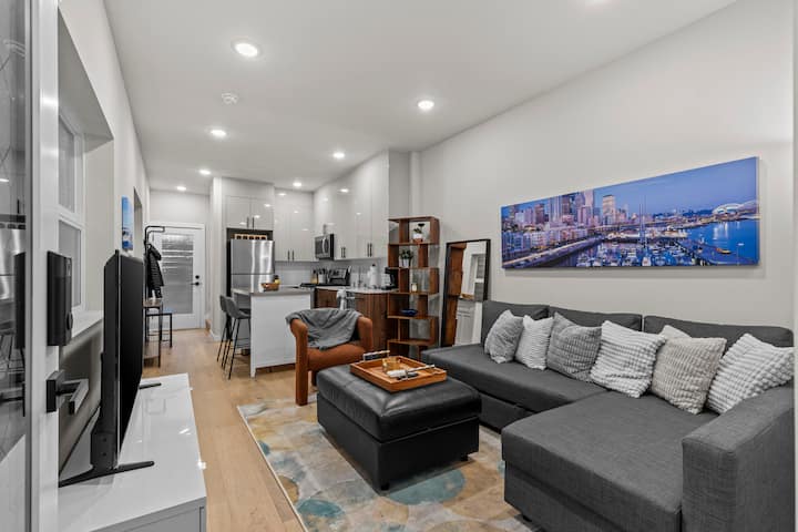18% Monthly Off Central Seattle Rooftop Home | 2br - Seattle, WA
