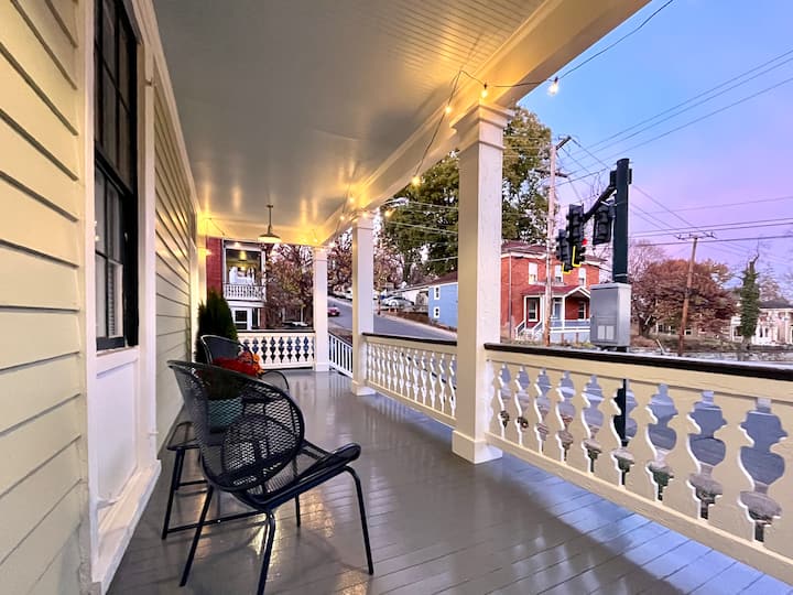 * Stunning Renovation * Charming Stroll Downtown * - Staunton, VA