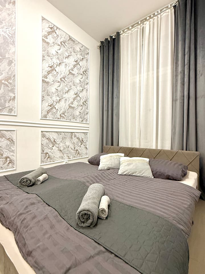 Flumen Stays | Cozy Apartment By Dancing House - プラハ
