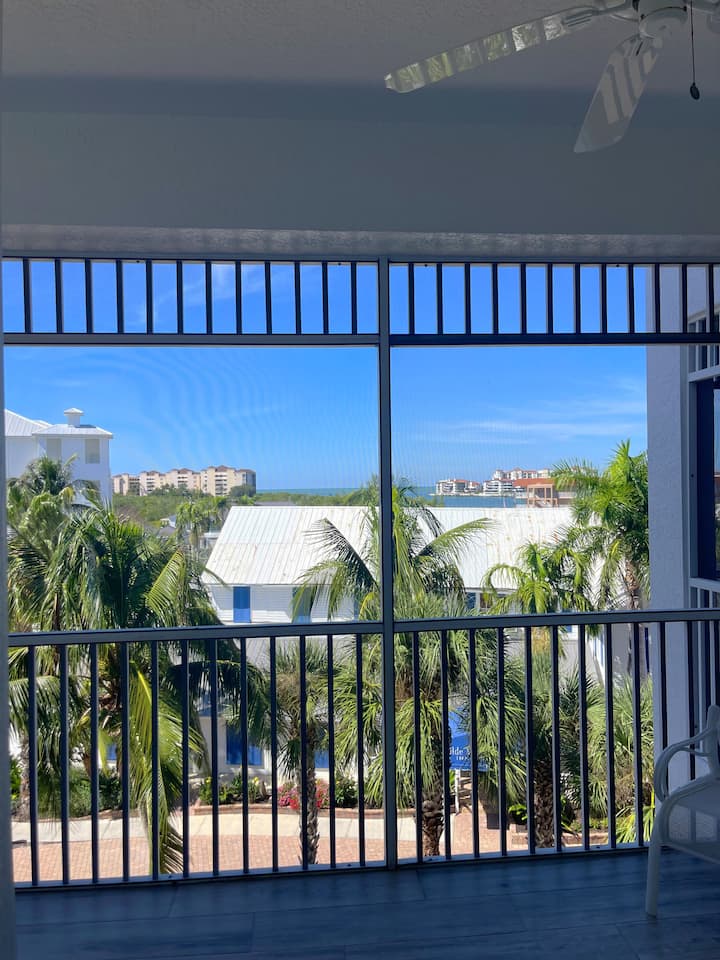 2/2  Water View & Beach Access! 406 - Marco Island, FL