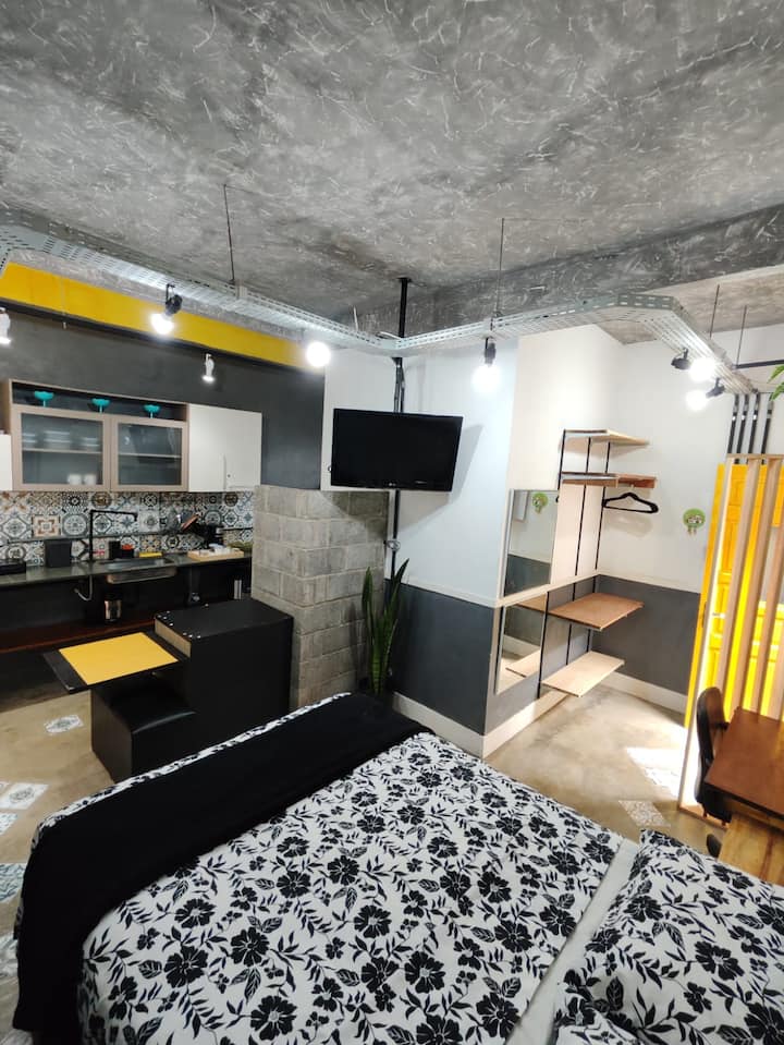 Studio (Amarelo) Industrial - Guarujá