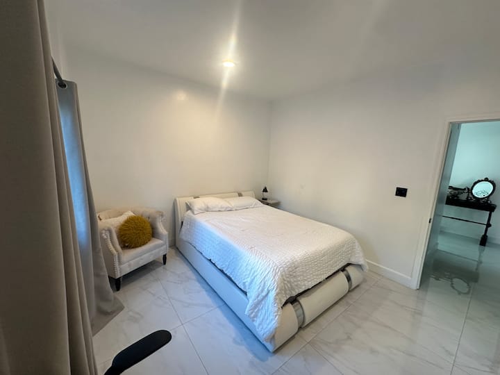 Spacious House With Private Room. - Redondo Beach, CA