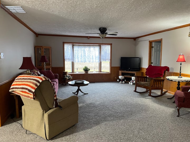 Country Home - Universal