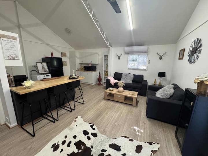 Rural Cottage Close To Town. Pet Friendly. - Tamworth