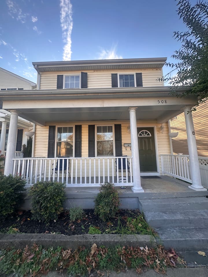 Charming Home In Downtown Fredericksburg - Fredericksburg, VA