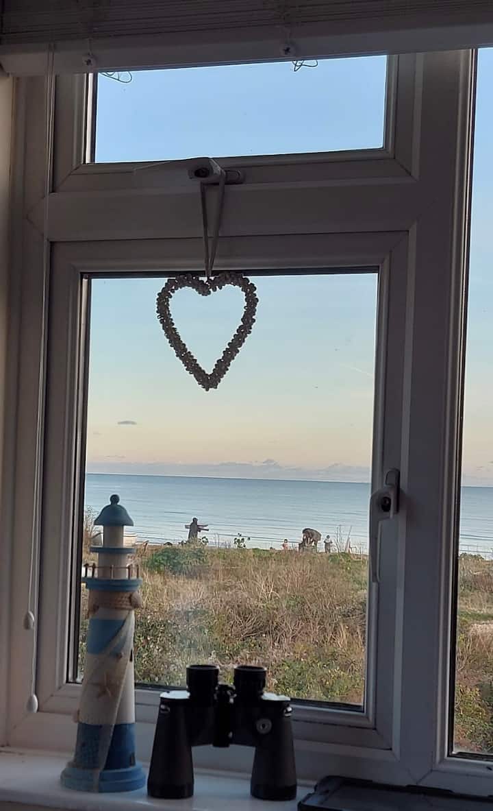 Beautiful Beach Front Flat With Panoramic Views - Pevensey