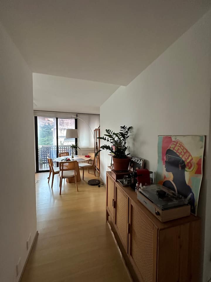 Quarto Casal Na Quadra Da Praia Em Ipanema - Ipanema