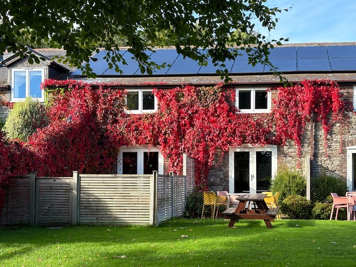 Stylish Forest Escape | Garden, Hot Tub & Walks - Dorchester