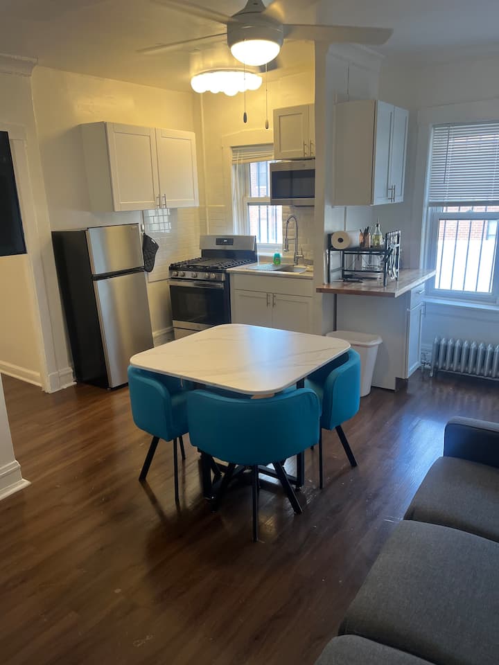 1 Bd/ba Apt On Argyle St (311) - Chicago, IL