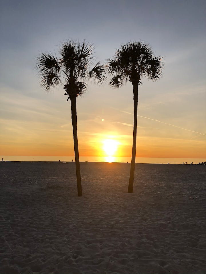 Beach Time Sunny St Pete Beach Mariner Beach Club - 