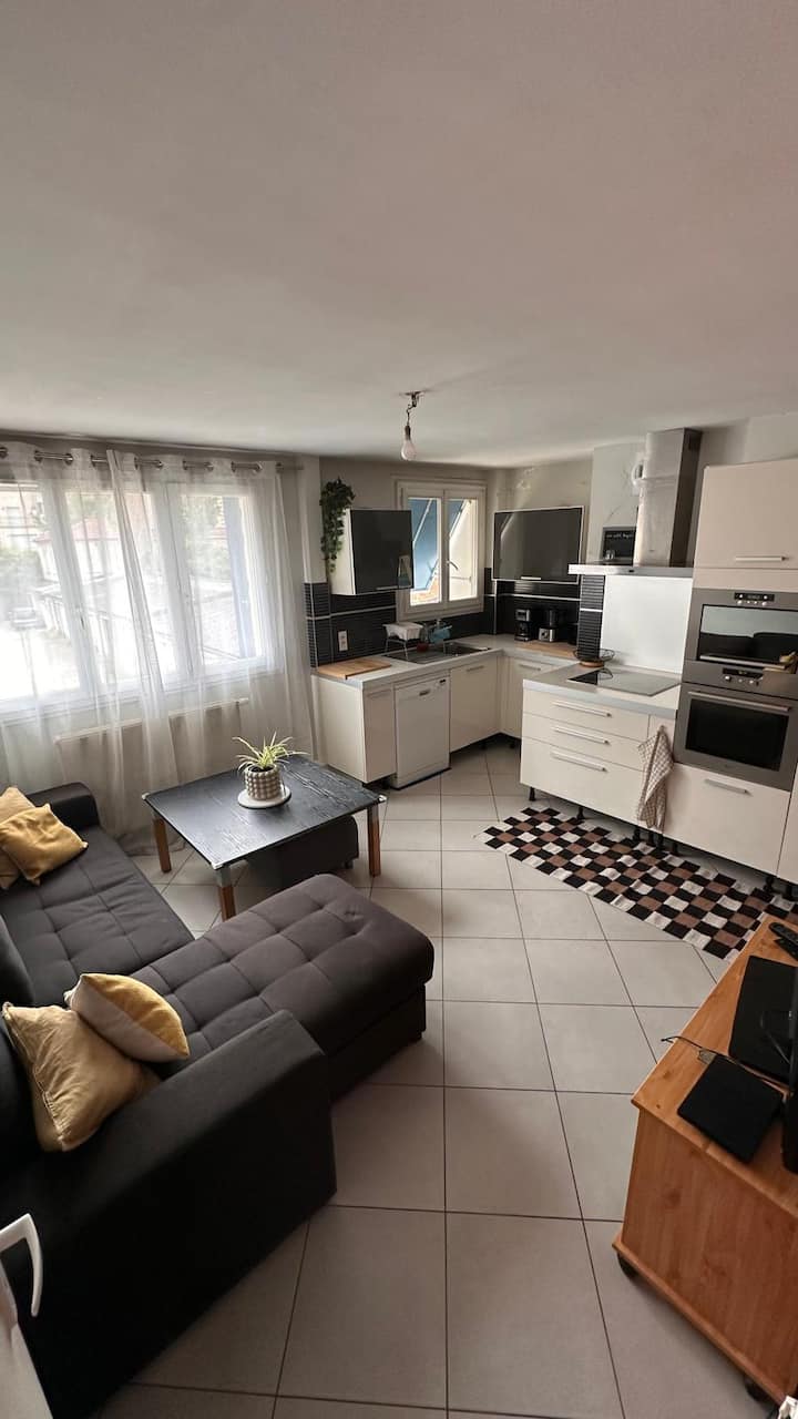 Confortable And Spacious Apartment - Bois-Colombes