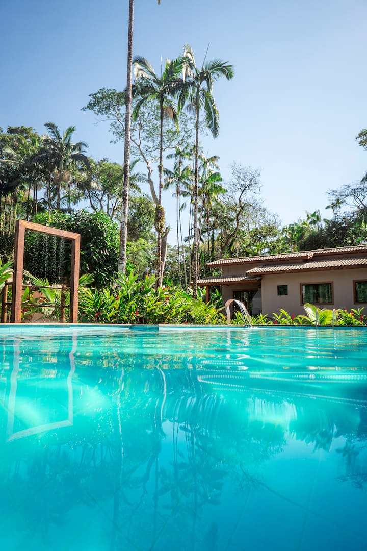 Camburi, Casa Em Cond. Piscina,spa,churrasq,wi-fi - São Sebastião