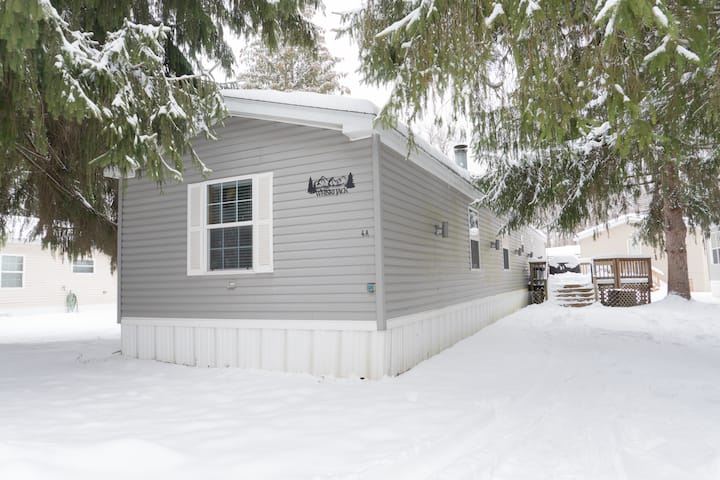 Cozy Mountain Chalet • Steps To The Village! - Salamanca, NY