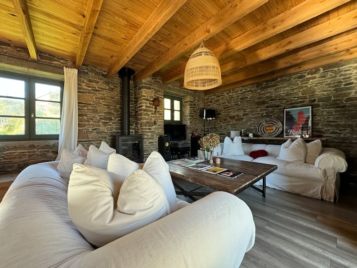 Maison De Charme Sègur.
Cheminée, Terrasse & Lacs. - Lac de Pareloup