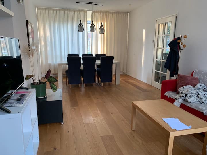 Two Bedrooms With Free Parking - Groninga, Países Bajos