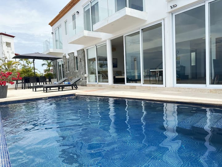 Casa Con Vista Espectacular
Recién Remodelada - Acapulco