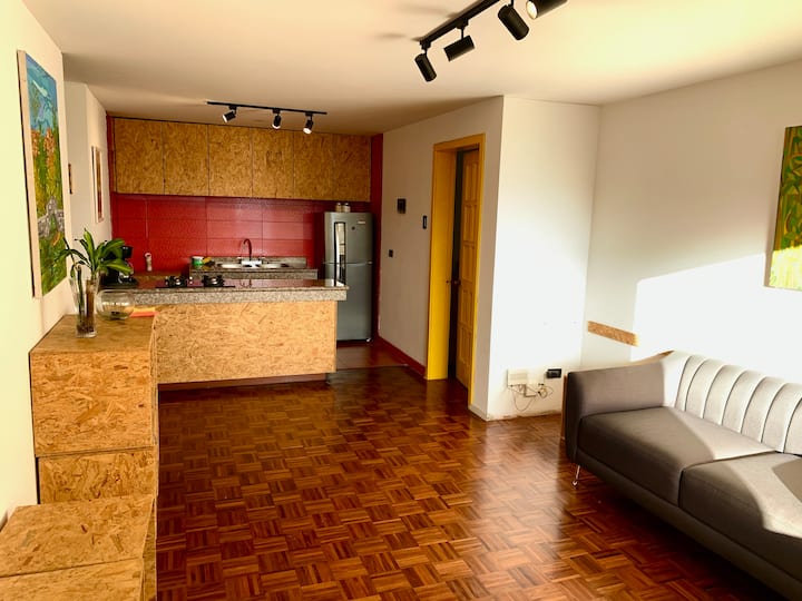 Suite (Estilo Taller De Arte) En La Mariscal - Quito (Ecuador)