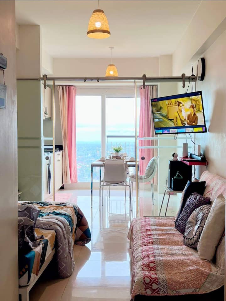 1 Br Cozy Suite (Near Sky Ranch) - Talisay