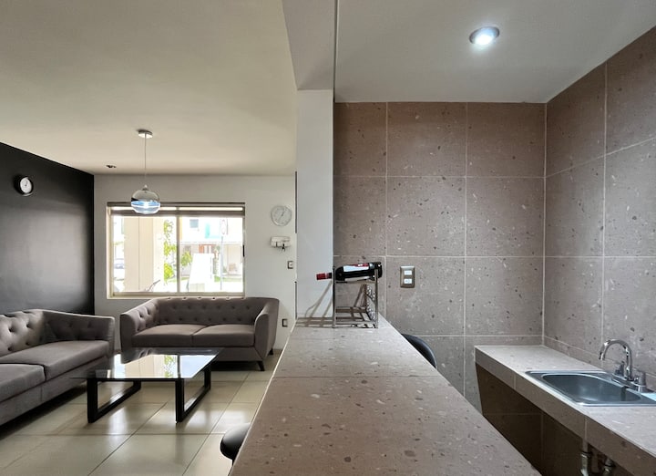 Casa Amplia •Vigilancia •3 Smarttvs •Wifi - San Luis Potosí