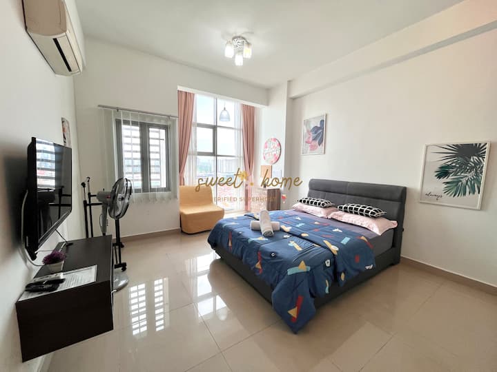 #19 Studio Next To Lrt【ss15 Courtyard, Subang】3pax - Subang Jaya