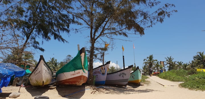 Costa Montage 2 Bedrooms Suite Beachside With Pool - Goa