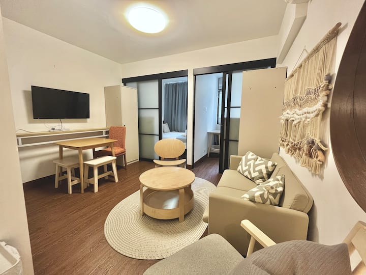 Serviced Apartment - 2 Bedrooms - Hong Kong