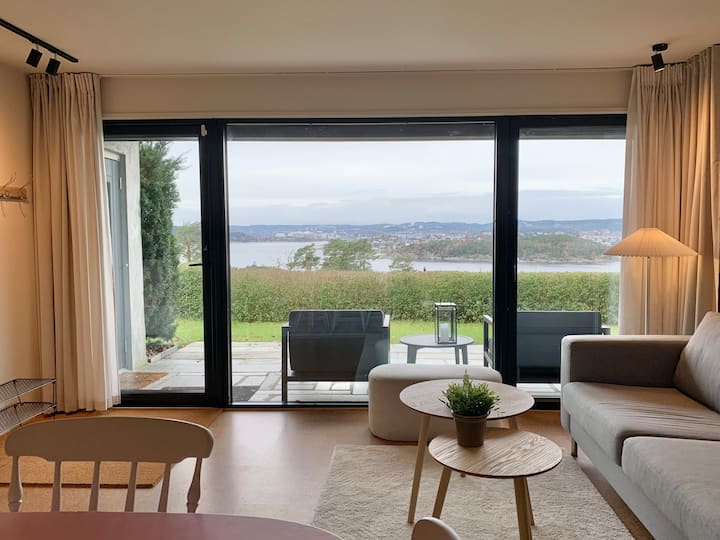 Nyrenovert Studio I Villastrøk Med Flott Utsikt - Kristiansand