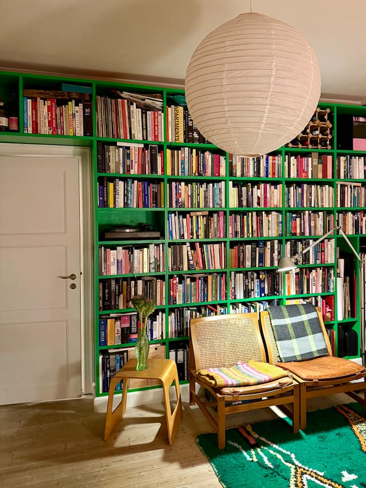 Farverig Lejlighed & Mange Bøger - Copenaghen