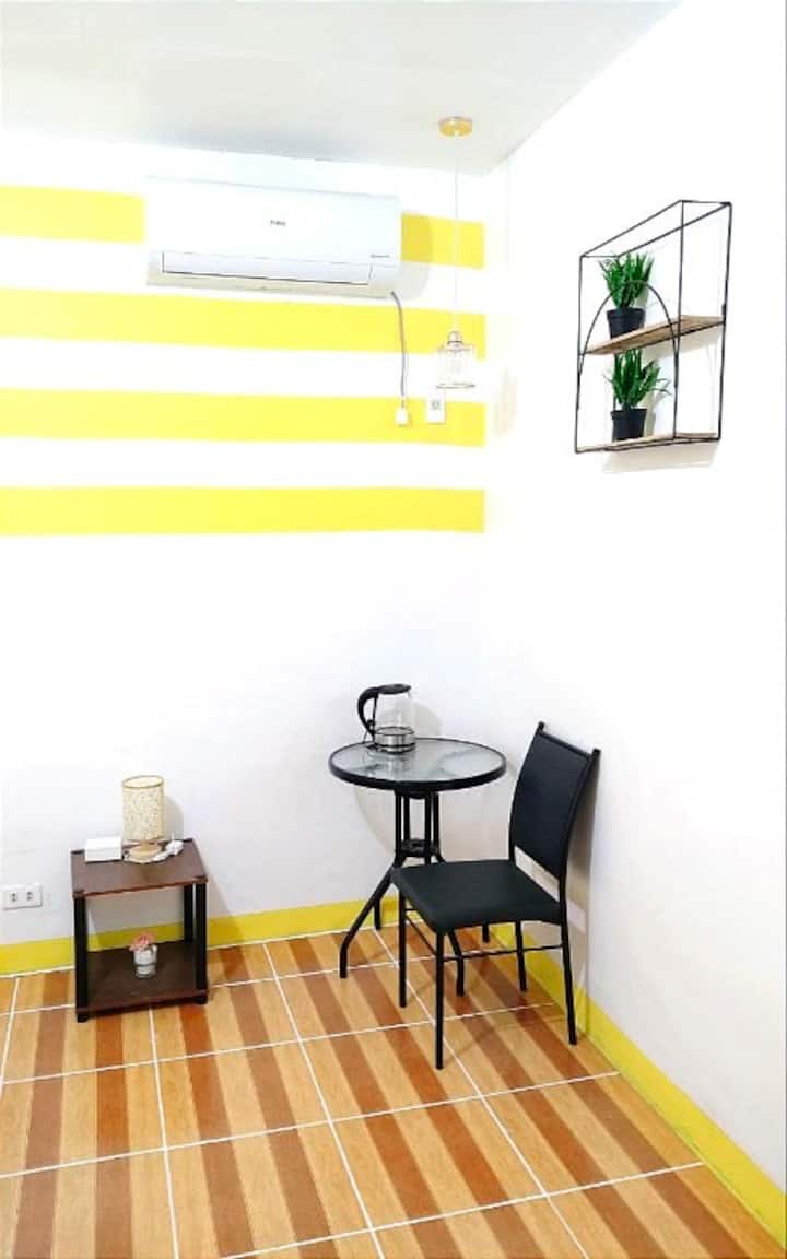 Wys Yellow Room - Mariveles