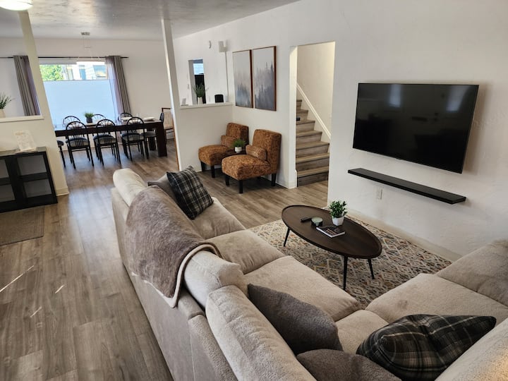 Tree Tops / Big 4 Br & 2 Bath / 1 Mi To Uo - Eugene, OR
