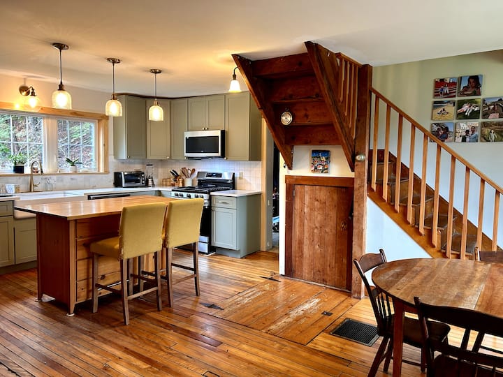 The Mill Keeper's Cottage - State of Vermont, Waterbury