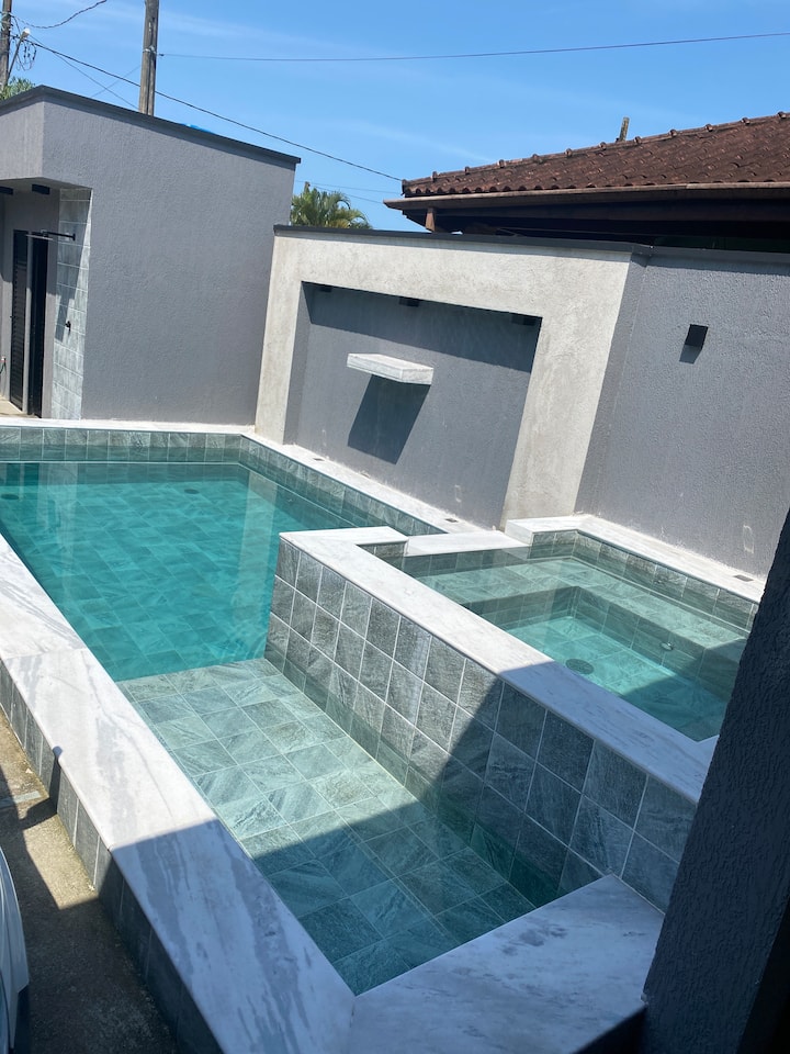 Casa Com Piscina Próximo à Praia - Caraguatatuba