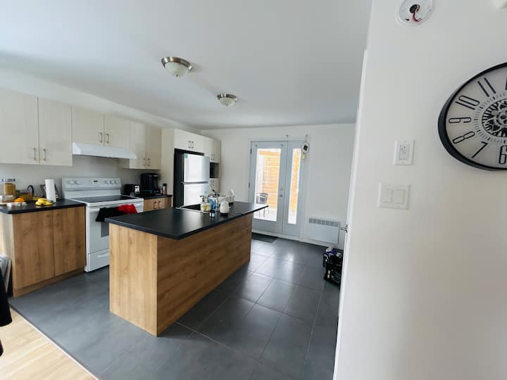 Endroit Basic, Mais Calme - Alma