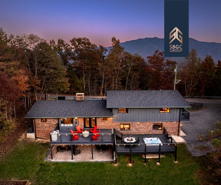 Baby Bear • Modern • Playground • Hot Tub - Gatlinburg, TN