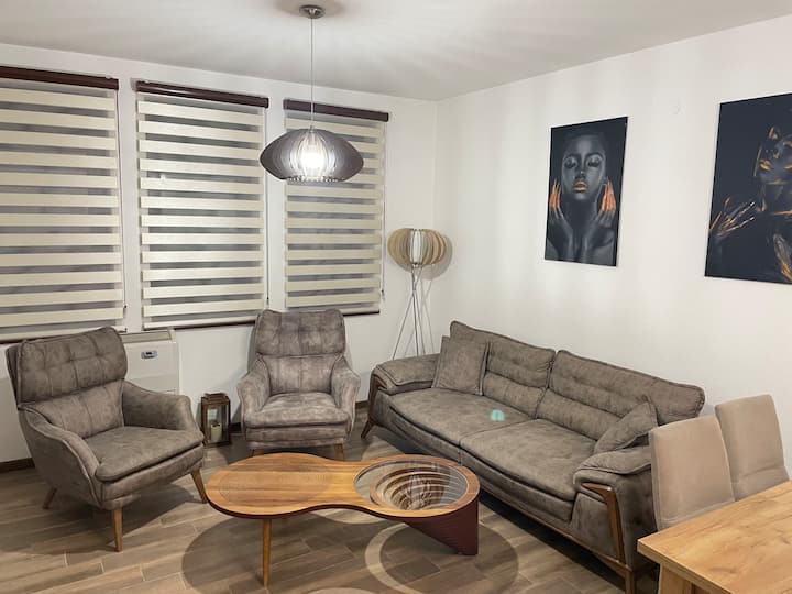 Prelep Apartman U Mirnom Delu! - Kragujevac