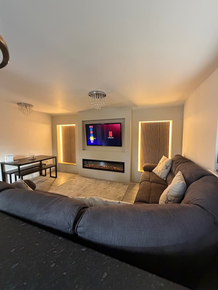 The Lodge - Private Property - London Stansted Airport (STN)