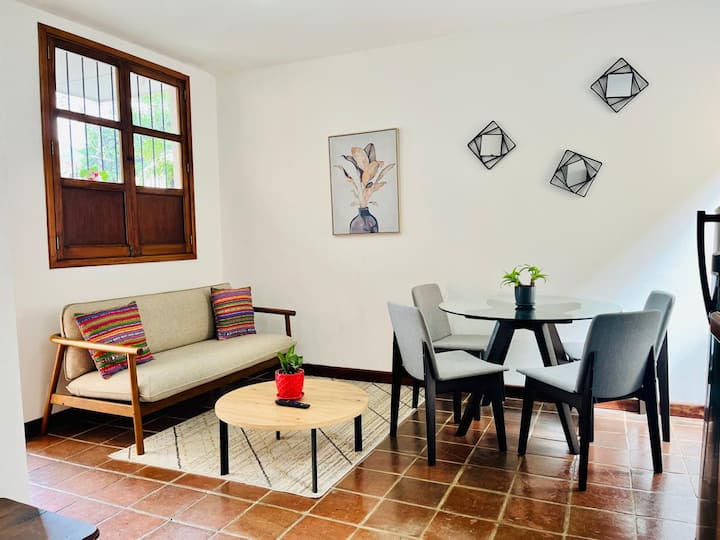 Centro De Antigua | Wifi Rápido | 2 Habitaciones - Antigua Guatemala