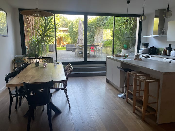 Maison Confortable En Centre Ville Avec Jardin - Bordeaux