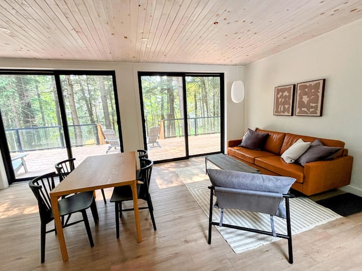 Minimalist Forest Retreat - Huntsville