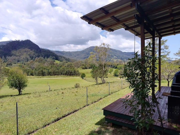 Misty Vale Mountain View, Peace & Stunning Views - North Coast