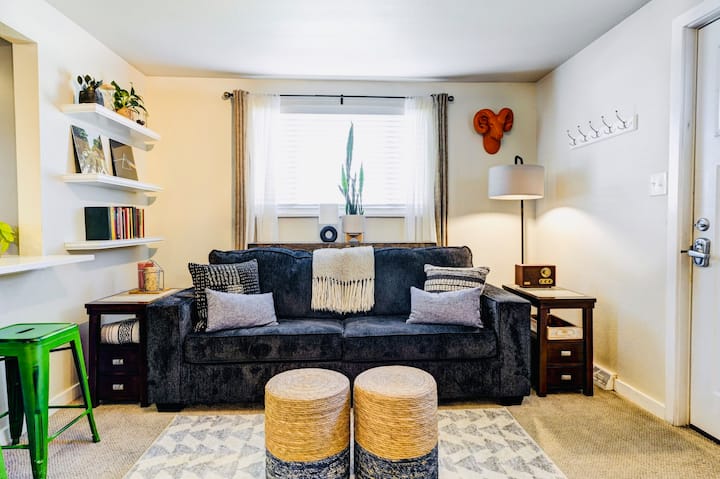 Mid-term Rental / Free Parking / 9 Min To Downtown - Lakewood, CO
