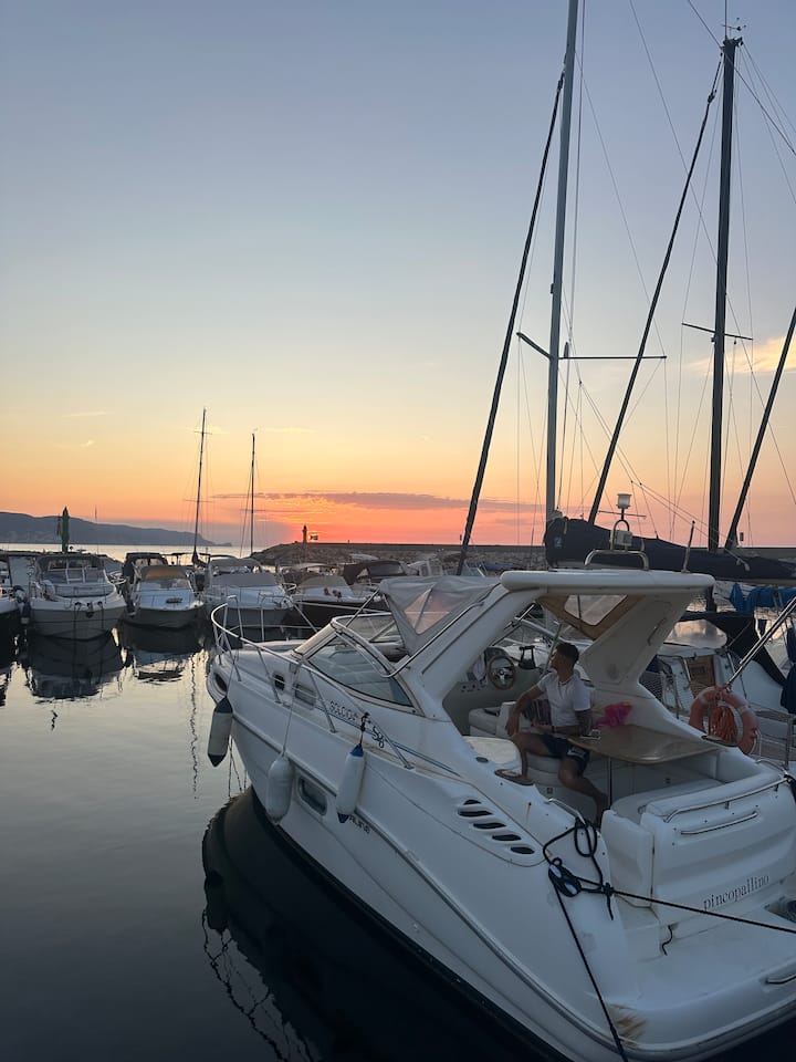Comoda Barca A Loano - Loano