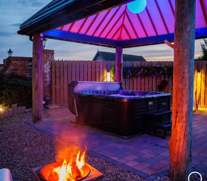 Lincoln Holiday Retreat Lodge With Hot Tub - Lincoln