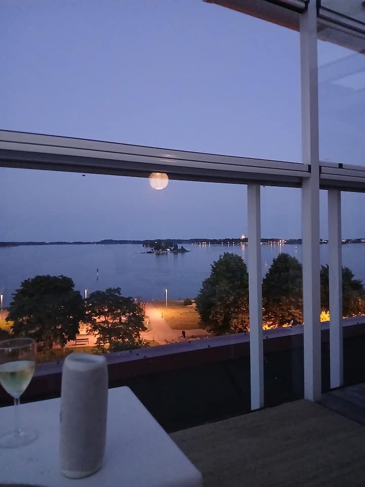 Panoramic Sea View Penthouse, Sauna, Terrace & 3br - Helsinki