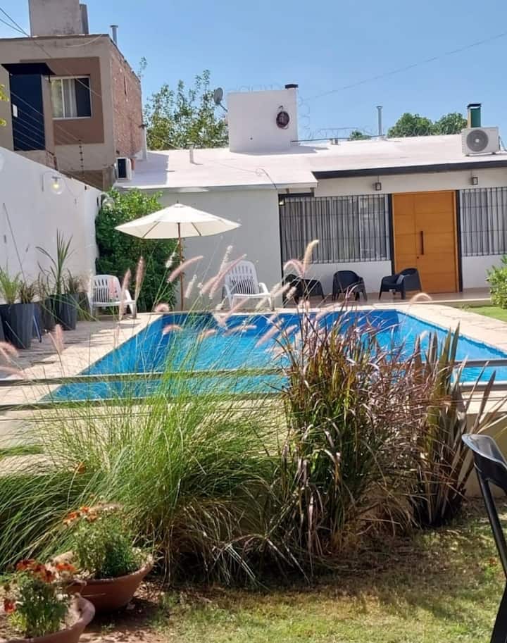 Hermosa Casa En El Centro Con Pileta - Mendoza