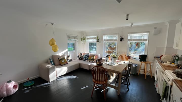 Cozy Room With Plenty Of Light In A Quiet Area - Wetherby